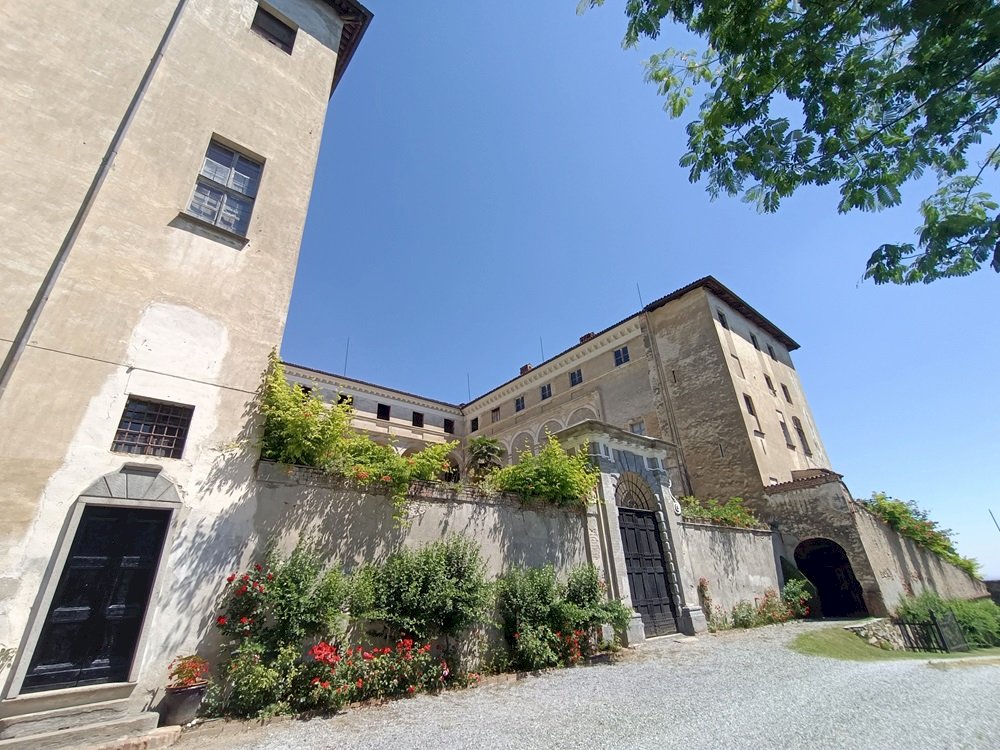 Uno Scrigno Di Tesori Sconosciuti Il Castello Di Piasco Cuneodice it