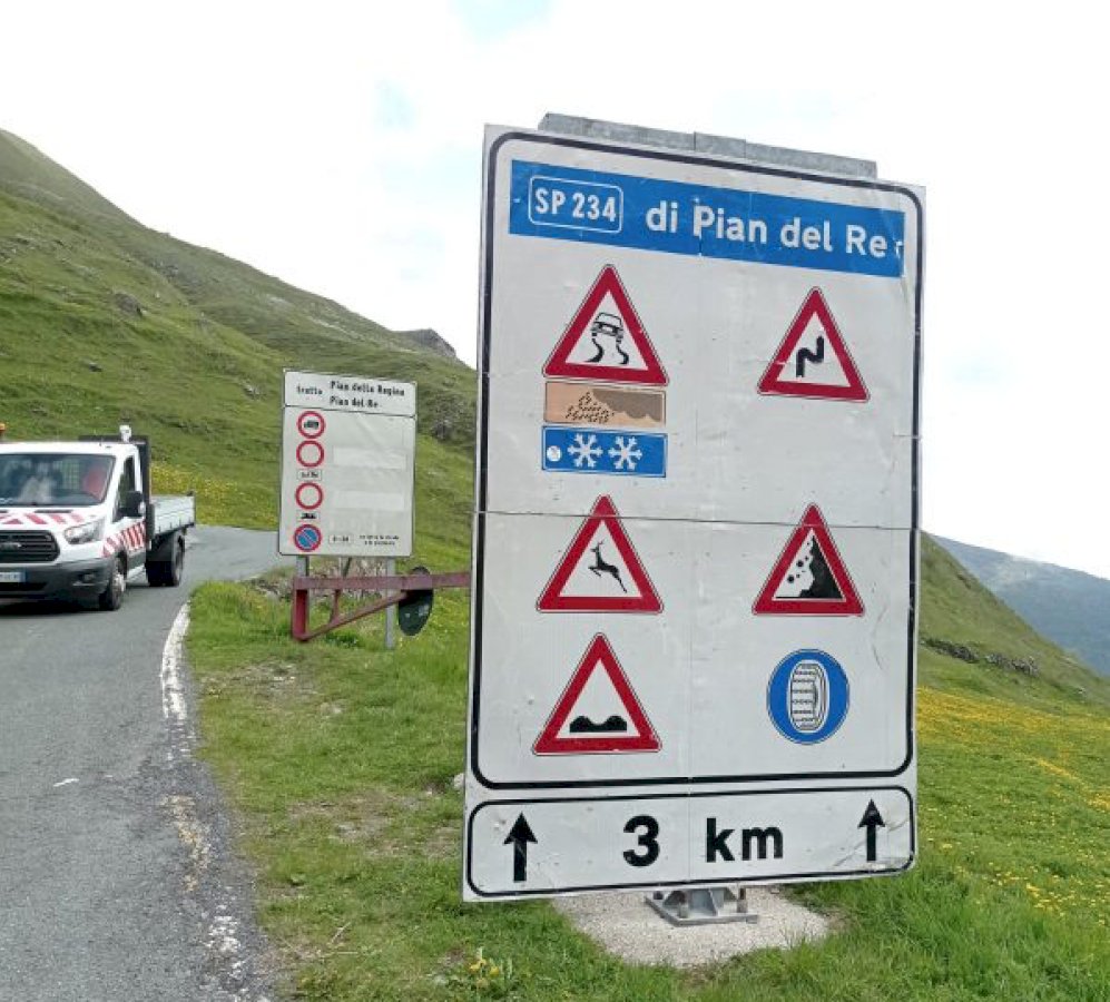 Crissolo, riapre al traffico la strada tra Pian della Regina e Pian del ...